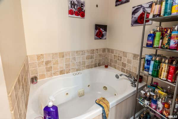 506 INSIGNIA DR, HERRIN, IL 62948 | REMAX