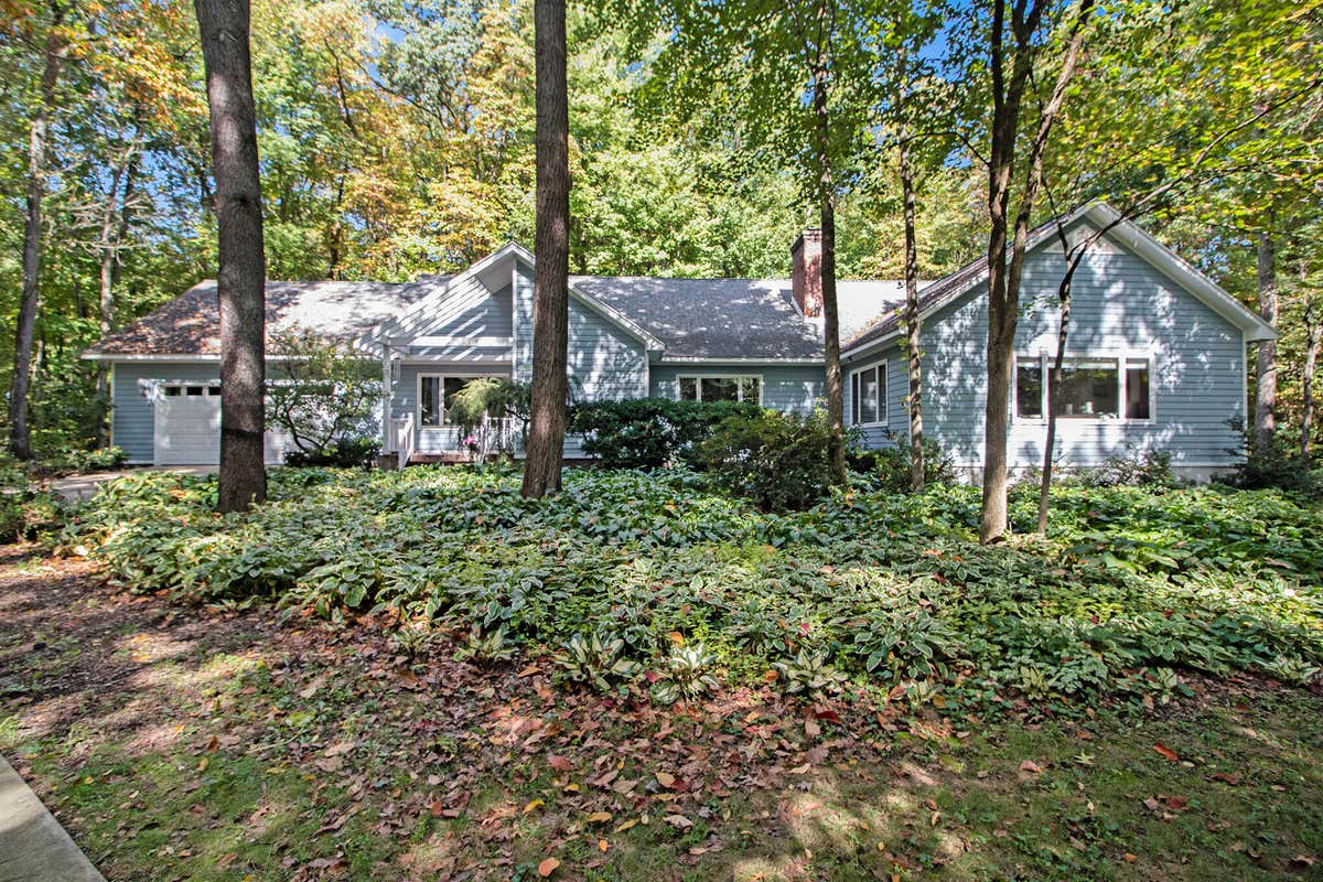 9453 WHISPERING PINES DR, SALINE, MI 48176 | RE/MAX