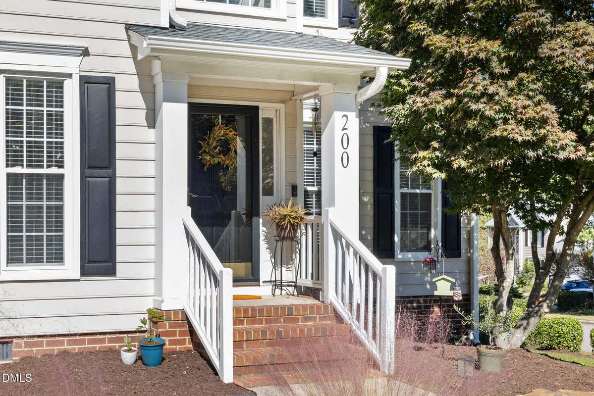200 CARPENTER BROOK DR, CARY, NC 27519 | RE/MAX